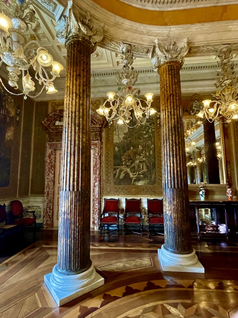 Harriet Rix | At the Teatro Amazonas