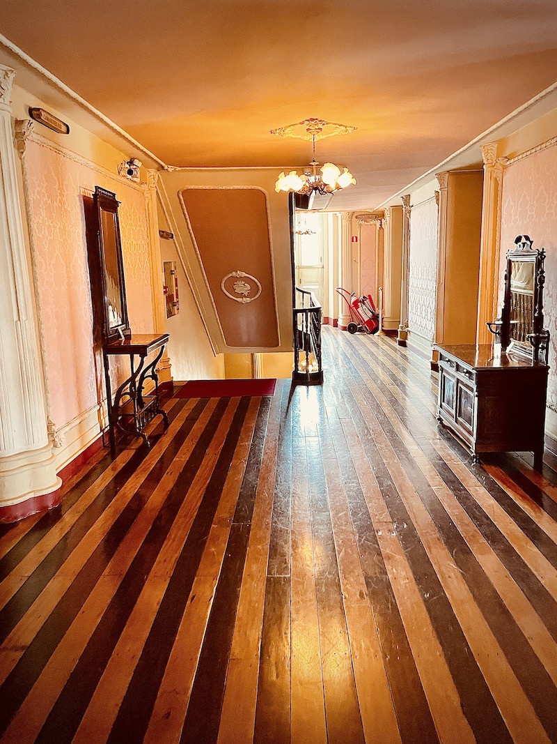 Harriet Rix | At the Teatro Amazonas